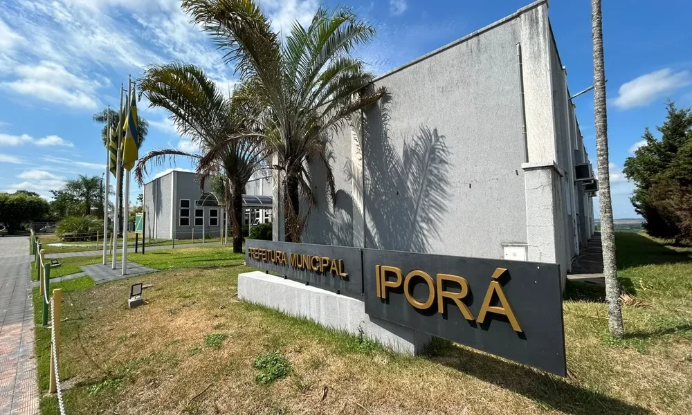 Contratos que totalizam mais de R$ 800 mil para compra de uniformes são ...